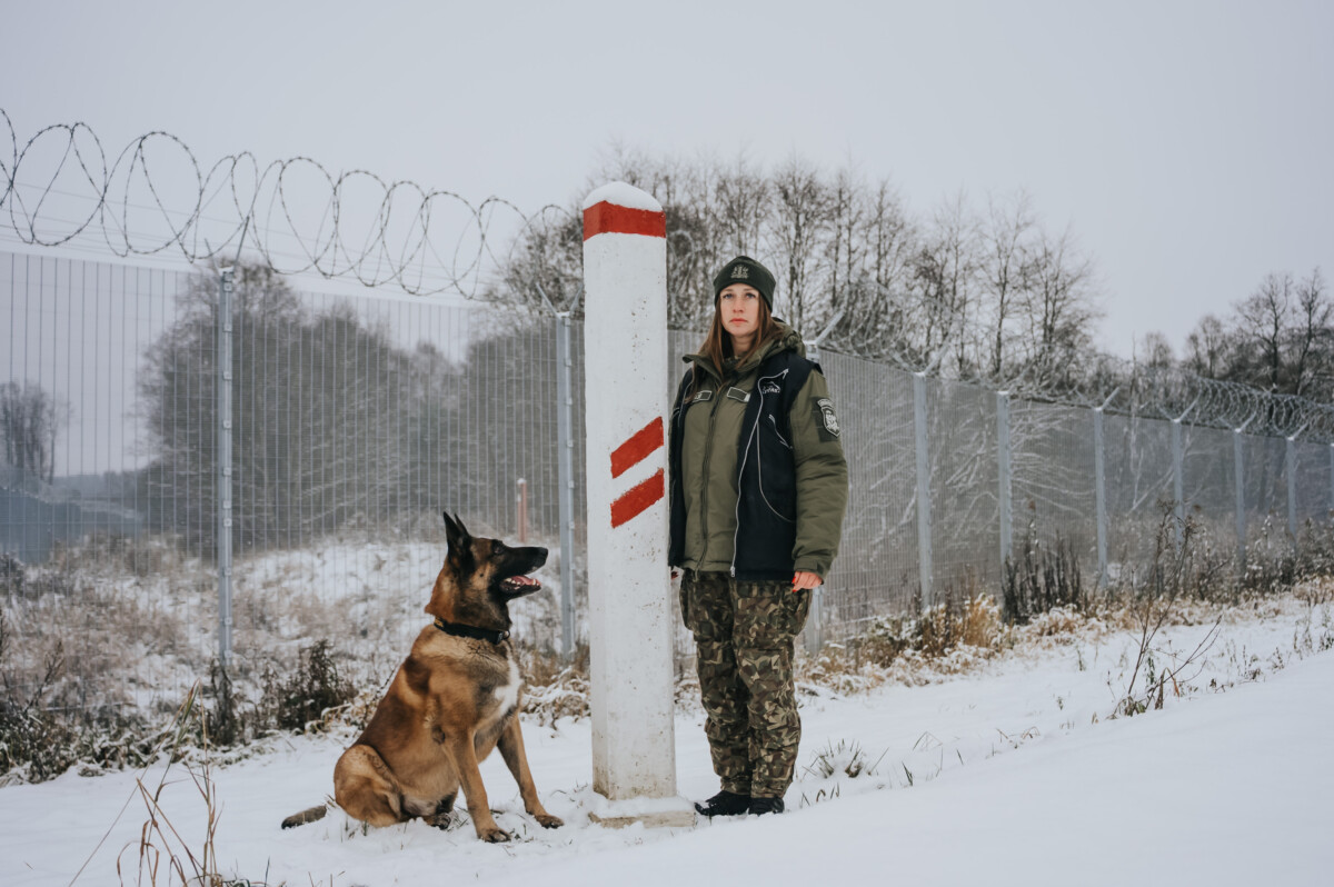 “Ja viņš nepadodas, mums nav tiesību padoties” — Robežsardzes kinoloģe ...